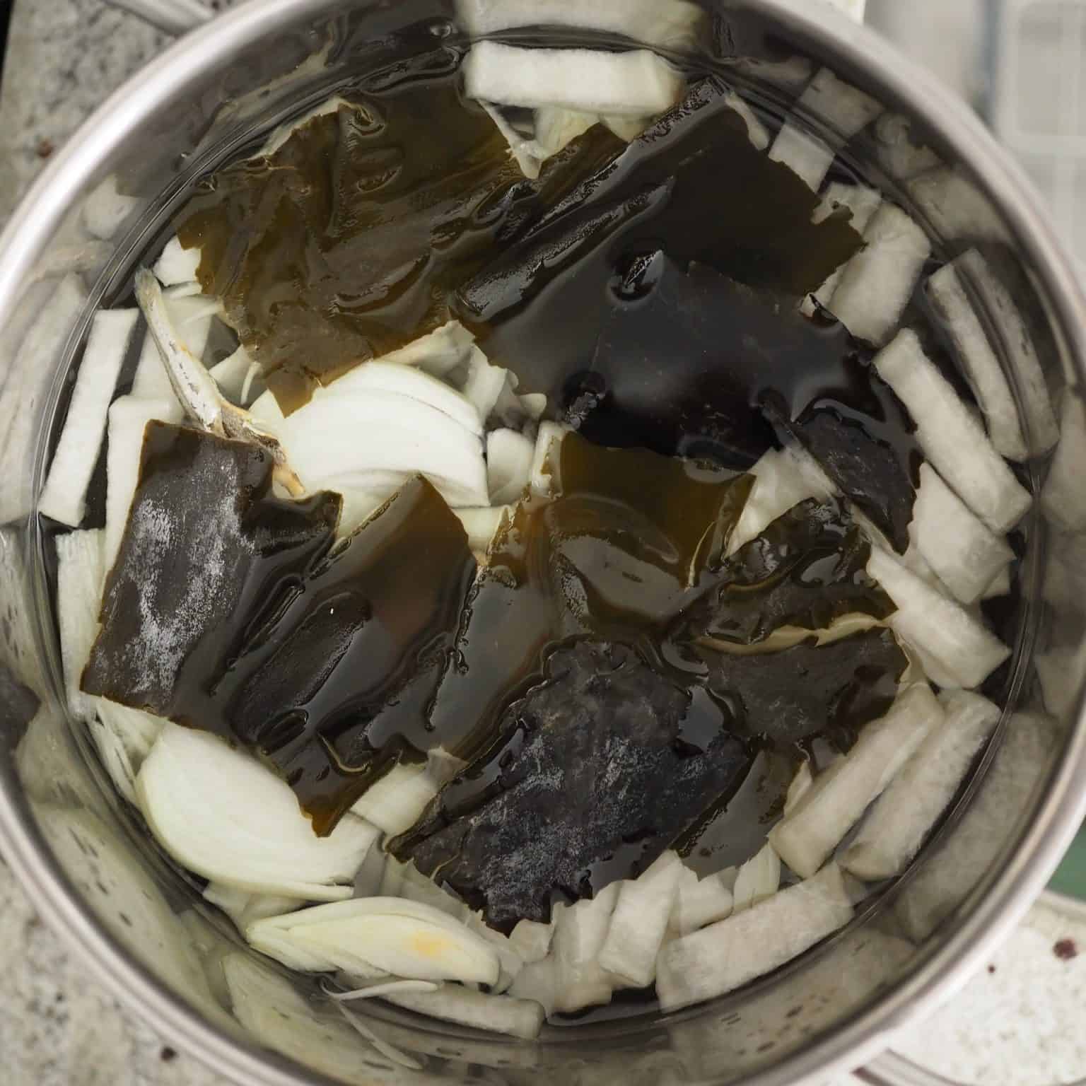 Easy & Quick Janchi Guksu (Warm Korean Noodles) - Christie at Home