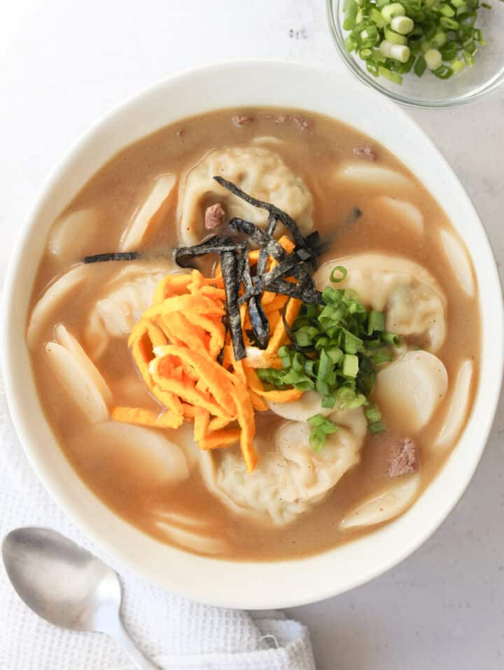 15-minute Easy Tteok Mandu Guk - Christie at Home