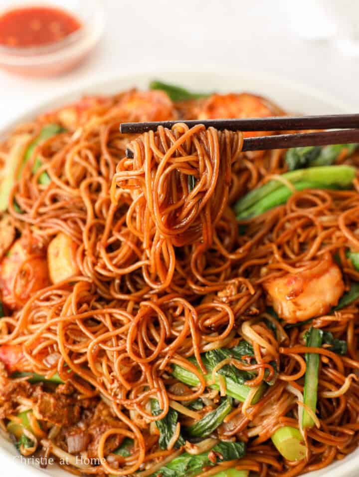 Quick & Easy Bihun Goreng (Fried Vermicelli) - Christie at Home
