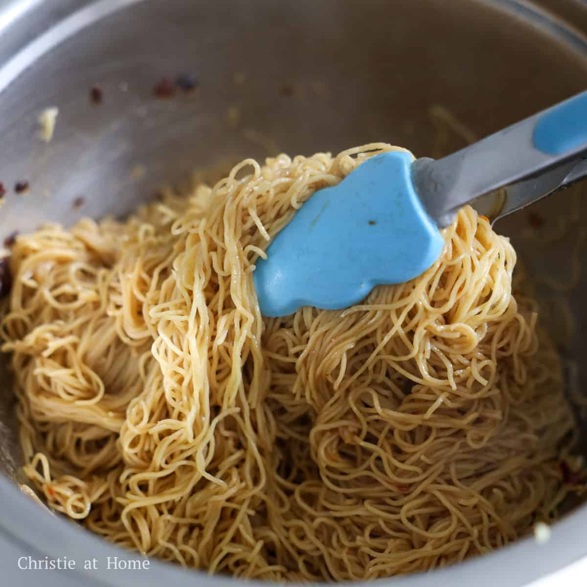Easy 15-minute Dry Wonton Noodles - Christie at Home