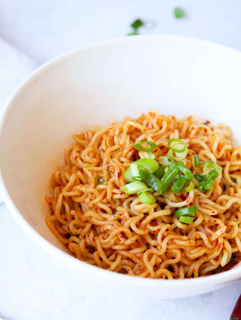 5-minute Easy Garlic Chili Oil Ramen - Christie at Home