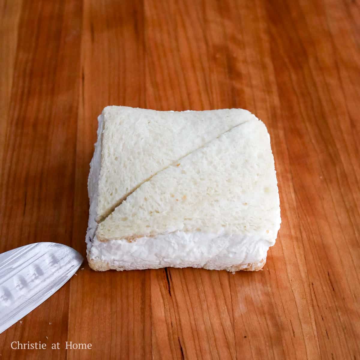 4-ingredient Strawberry Sando - Christie at Home
