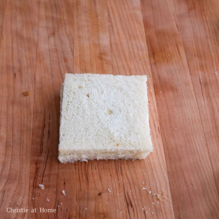 4-ingredient Strawberry Sando - Christie at Home