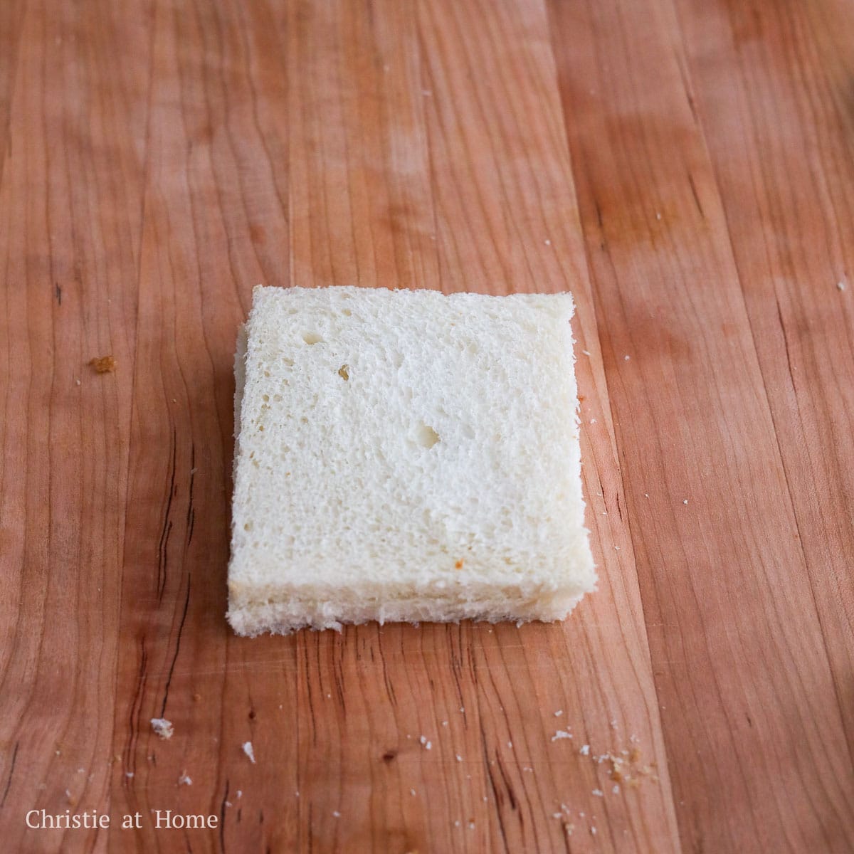 4-ingredient Strawberry Sando - Christie at Home